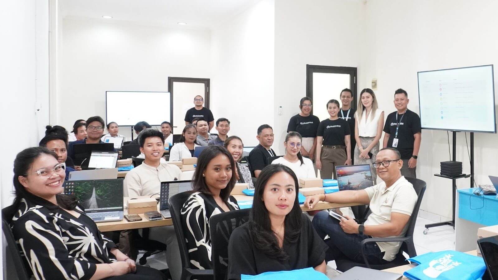 Refresh, Renew, Relearn: A Recap of BookandLink’s x Agoda Training Event - BookandLink